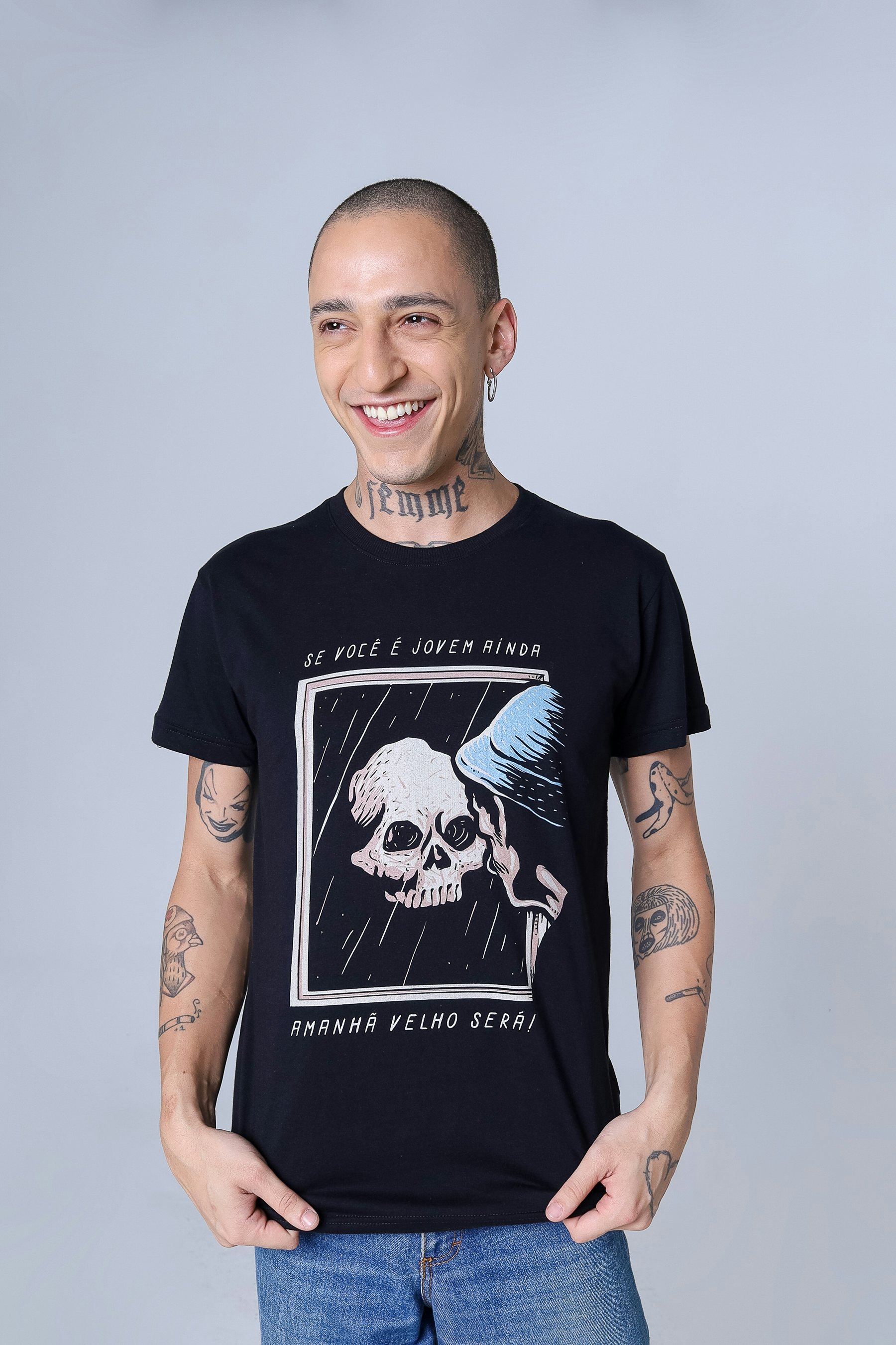 Camiseta Jovem Ainda - Camiseta Chaves - Chico Rei