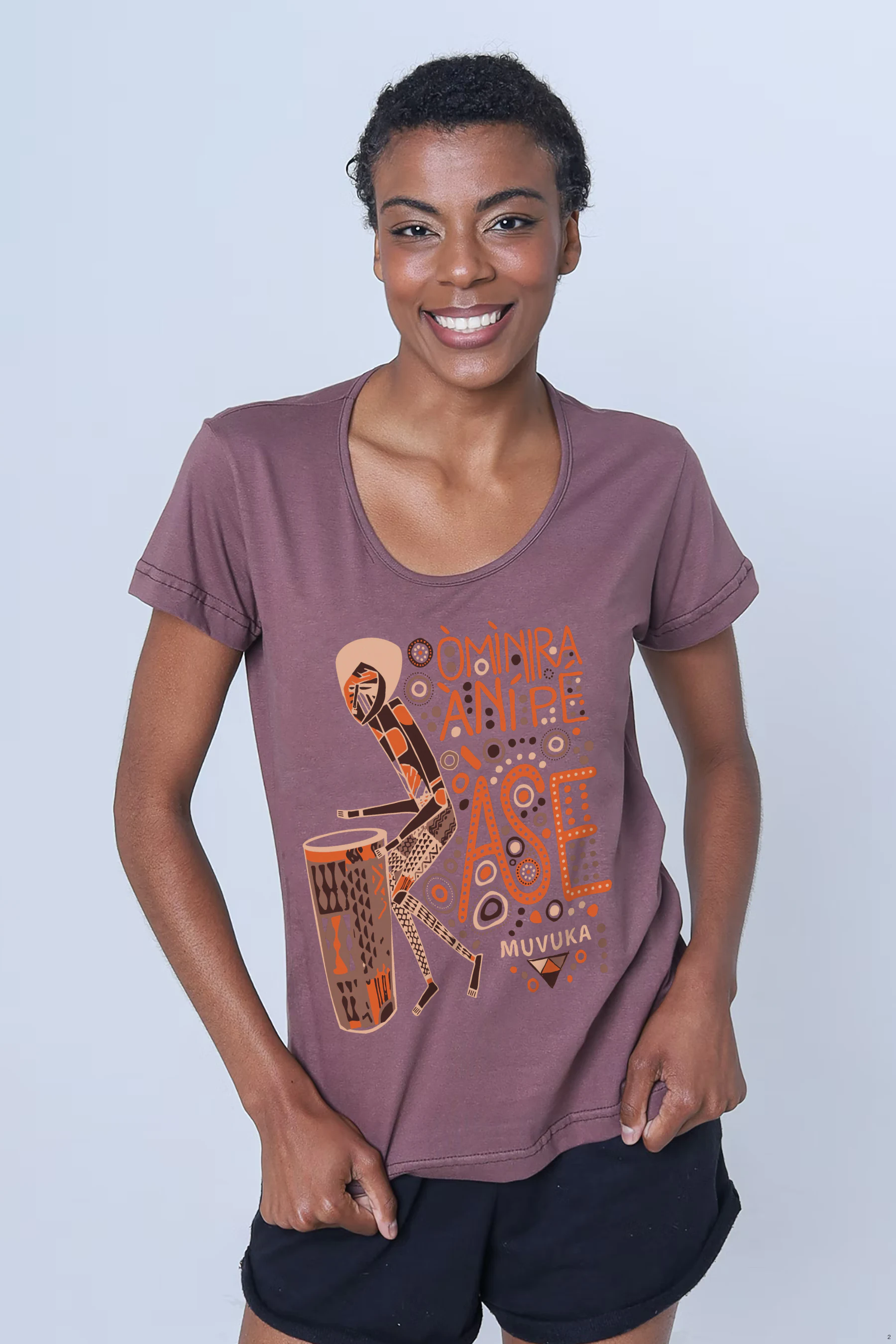 Camiseta Òmìnira - Chico Rei