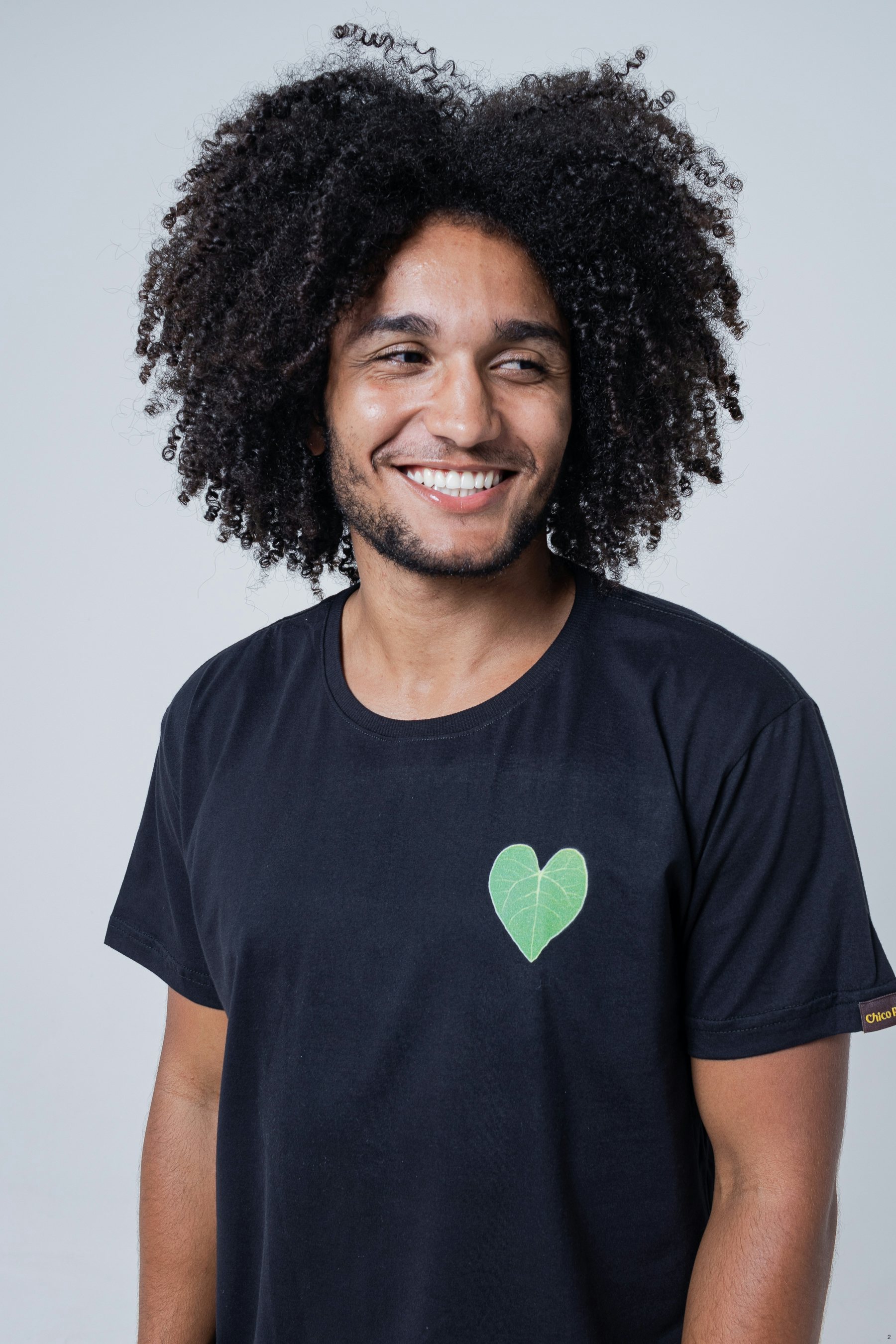 Camiseta Coração Verde - Chico Rei